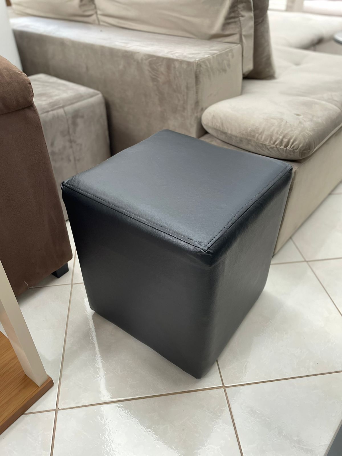 Puff Quadrado Couro Eco Preto (3768) - Bella Casa de Realeza PR